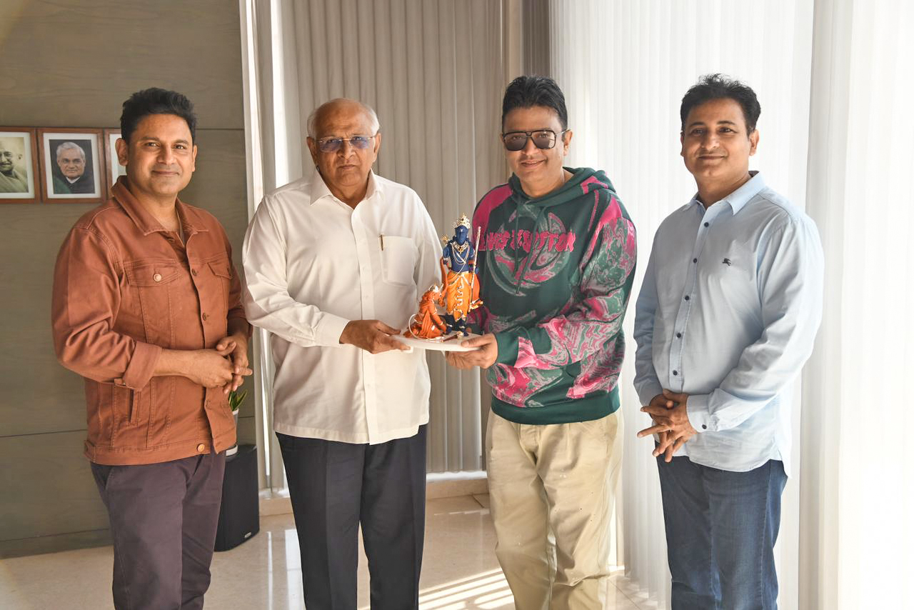 A Week Before Adipurush’s Release Producers Bhushan Kumar, Shiv Chanana ...